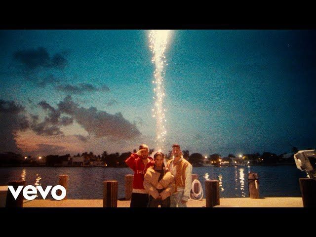 Who are Mau y Ricky?