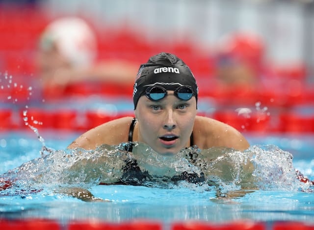 Michael Phelps congratulates Jessica Long on winning her 31 Paralympic ...