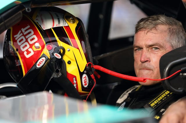 Ranking 5 drivers with the most consecutive NASCAR Cup Series starts