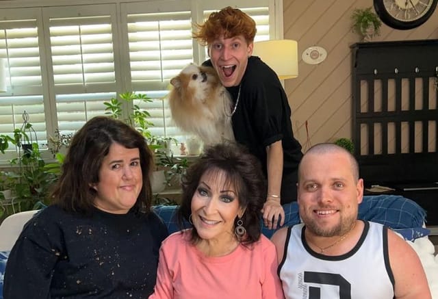 Who are Peet Montzingo’s siblings,Jennifer and Andrew?