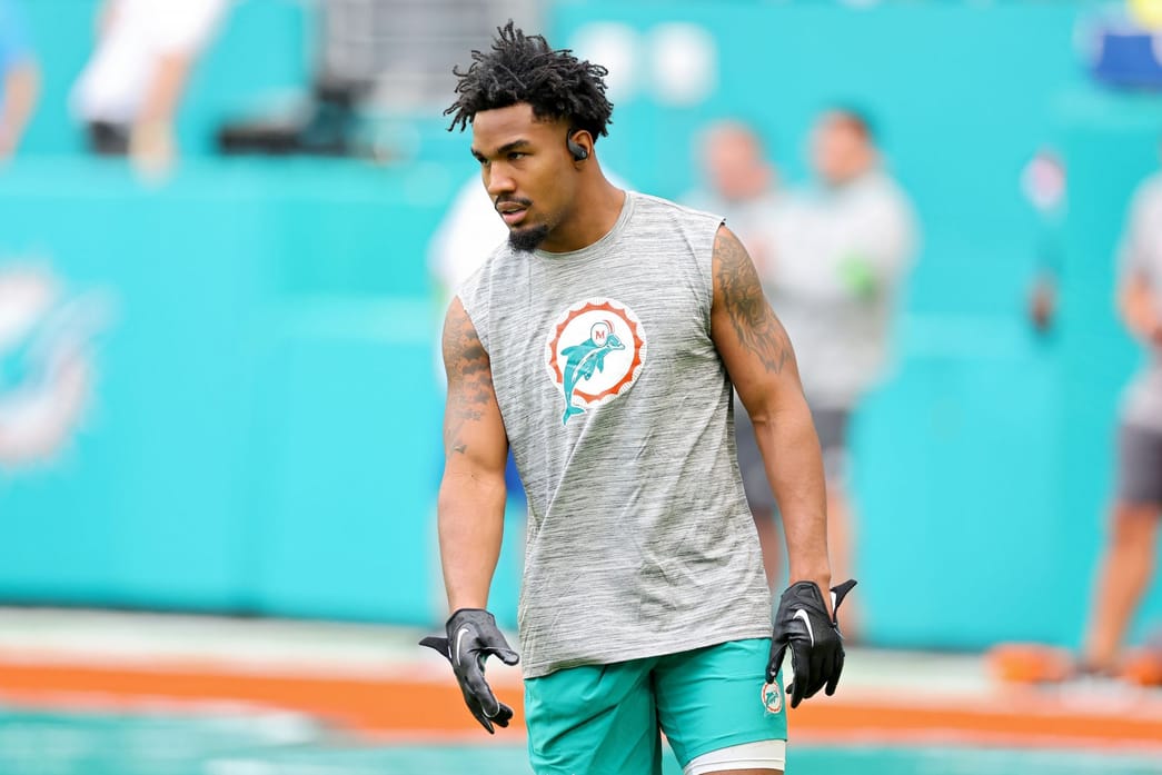 Jaylen Waddle’s Contract Breakdown, Salary Cap Details, Bonuses, Terms ...