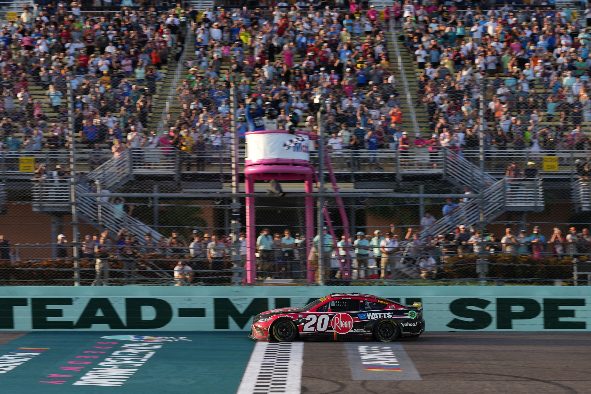 NASCAR: NASCAR Straight Talk Wireless 400 Prize Money: How much is the ...