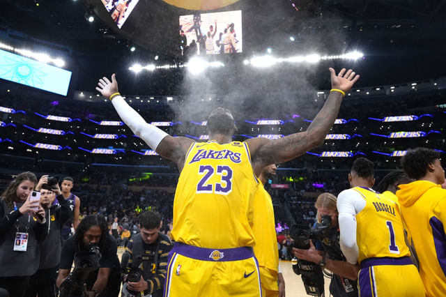 Did LeBron James copy Michael Jordan's iconic chalk toss? Looking back ...
