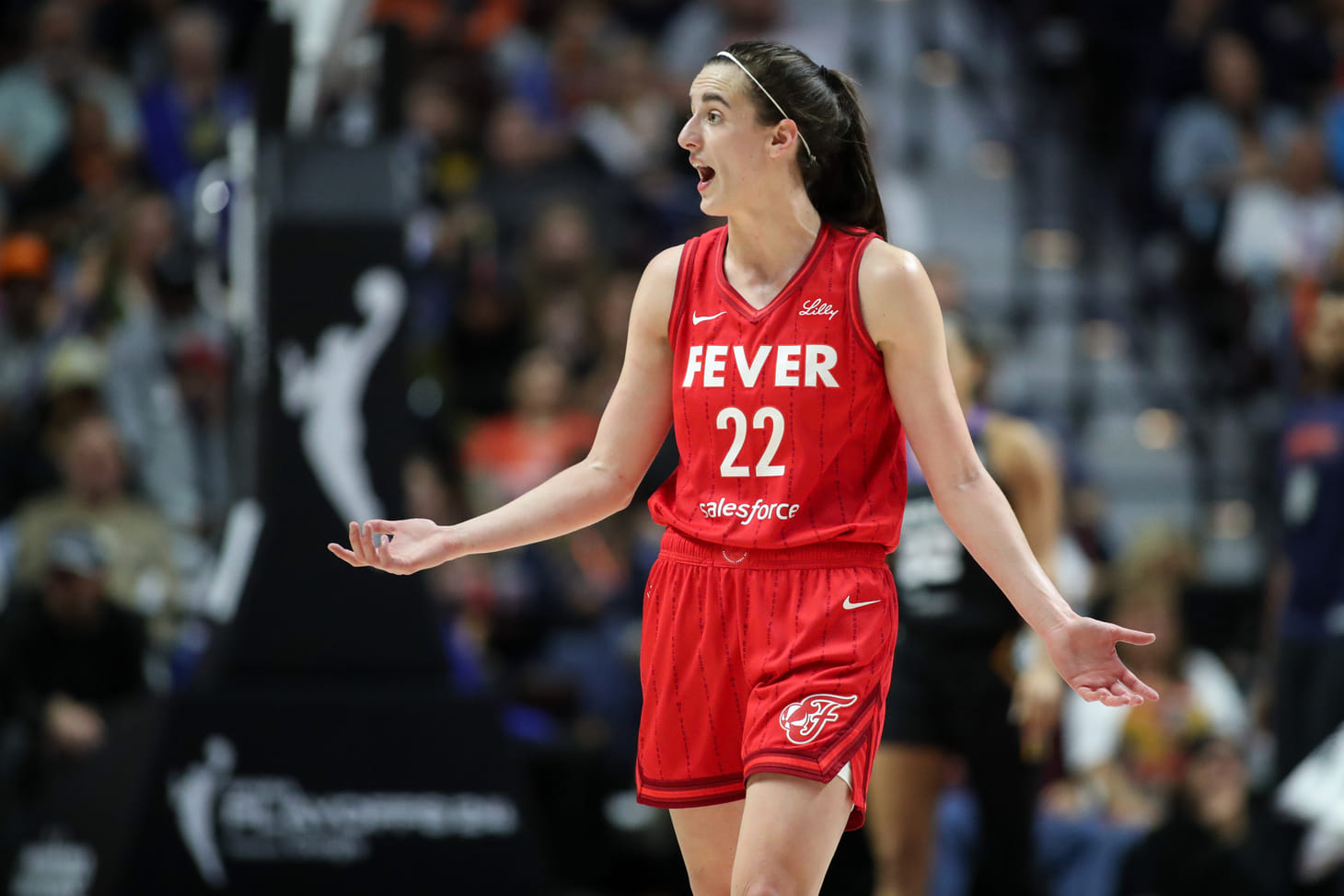 Caitlin Clark cheers for the Chiefs after former teammate Gabbie ...