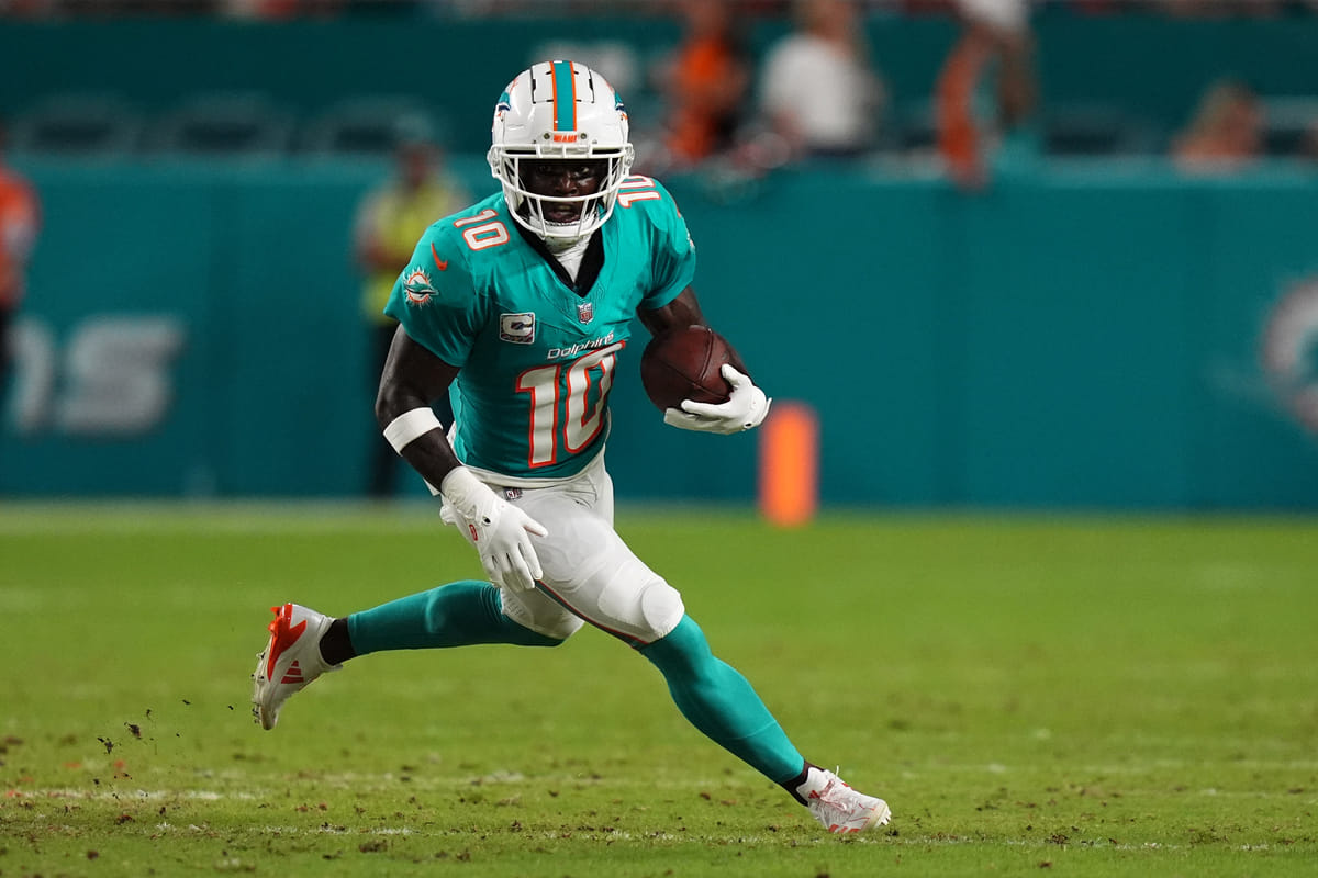 Is Tyreek Hill playing in Week 8? Dolphins WR's status revealed for ...