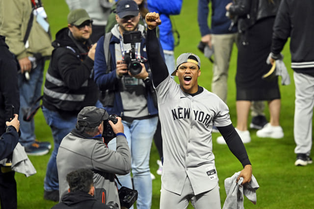 Watch: Yankees fans take over Progressive Field with "Re-Sign Soto" chants after Juan Soto's ...