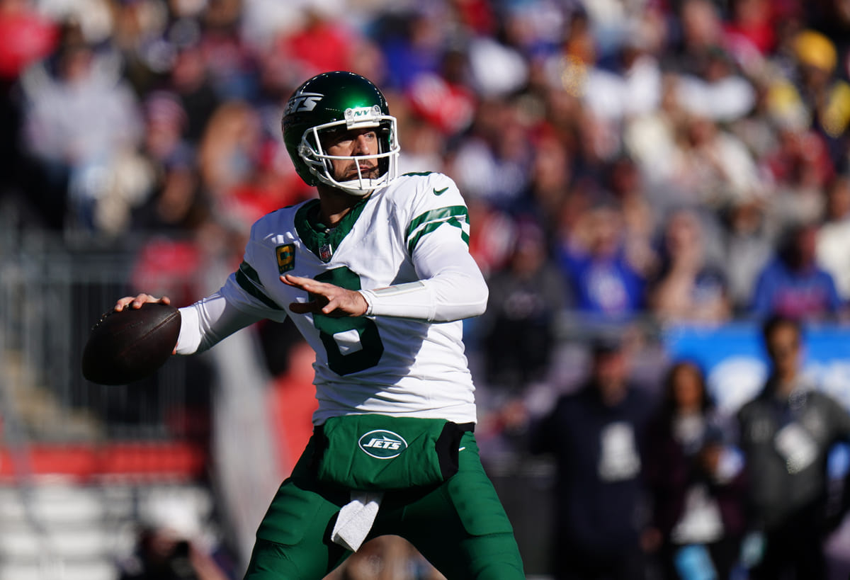 Cowboys legend Michael Irvin raises issue with Aaron Rodgers’ “smoking ...
