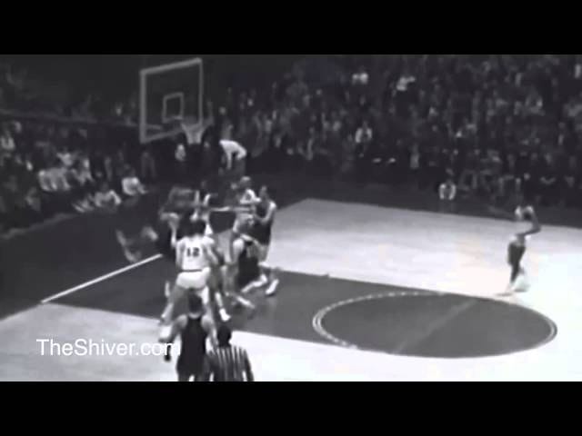 5 greatest college basketball centers of all time ft. Wilt Chamberlain