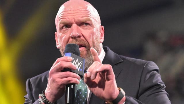 Former WWE Universal Champion reportedly leaving SmackDown permanently ...