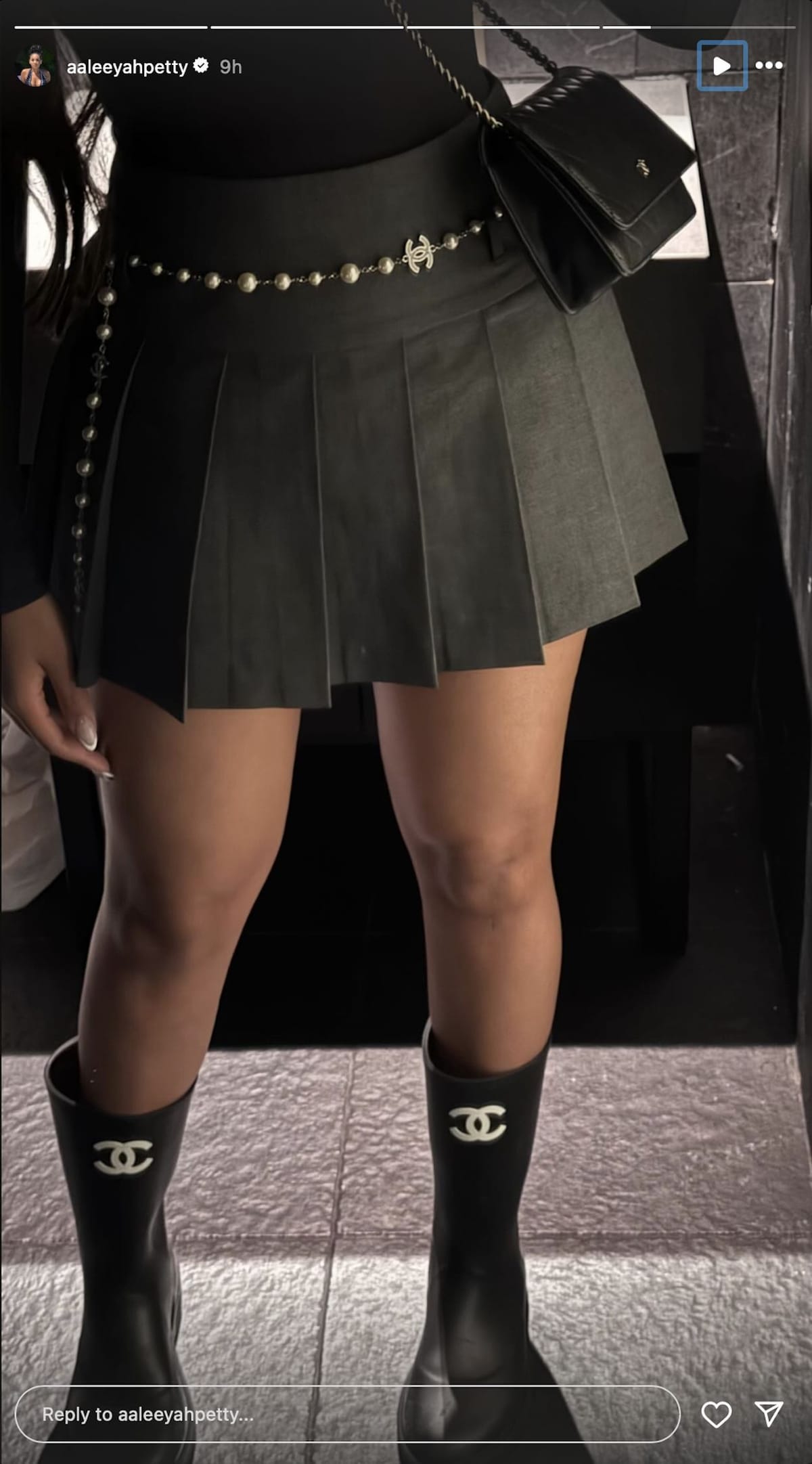 Anfernee Simons' baby mama Aaleeyah Petty styles all-black ensemble as ...