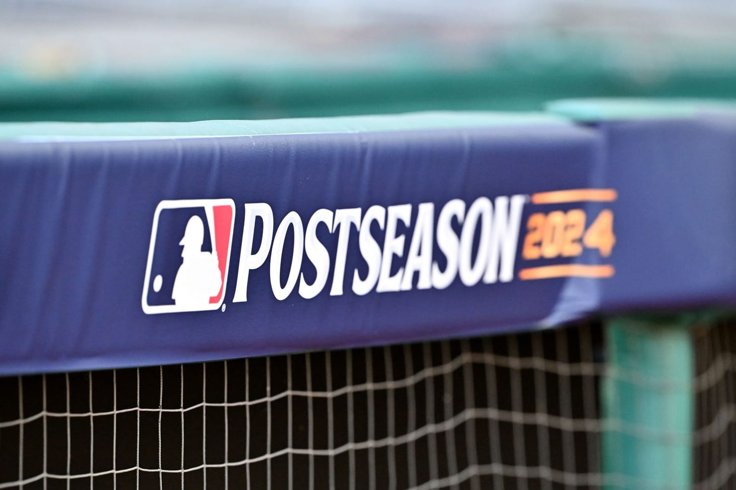 How do MLB playoffs work?