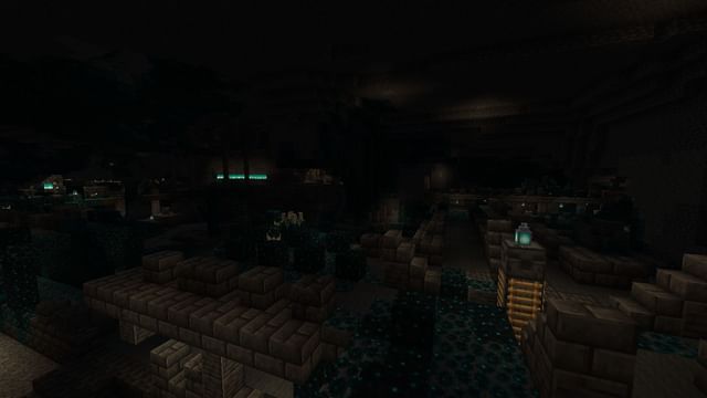 How to raid an Ancient City in Minecraft