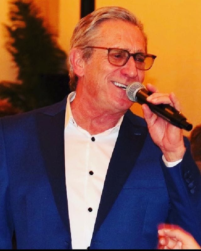 Bob Menery’s Family - Father, Mother, Siblings, Husband, Kids.