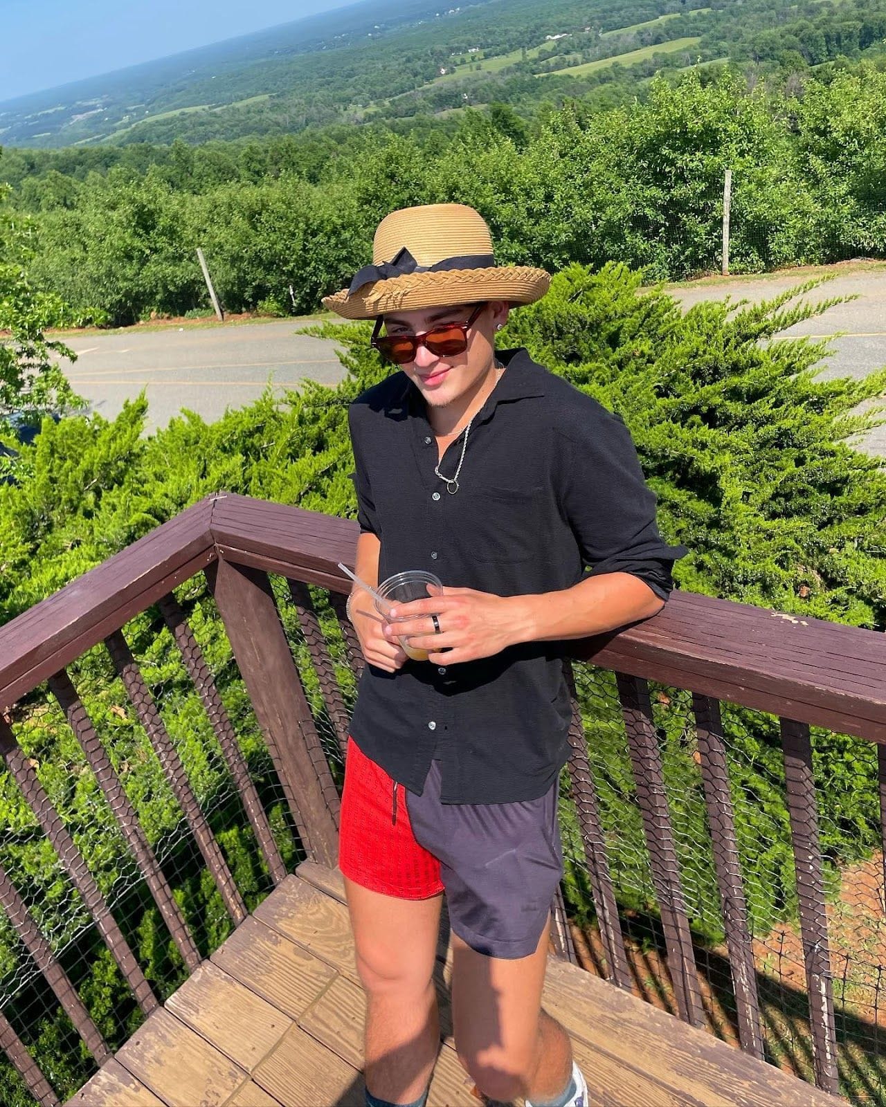 Does Affaf Buslach have brothers?