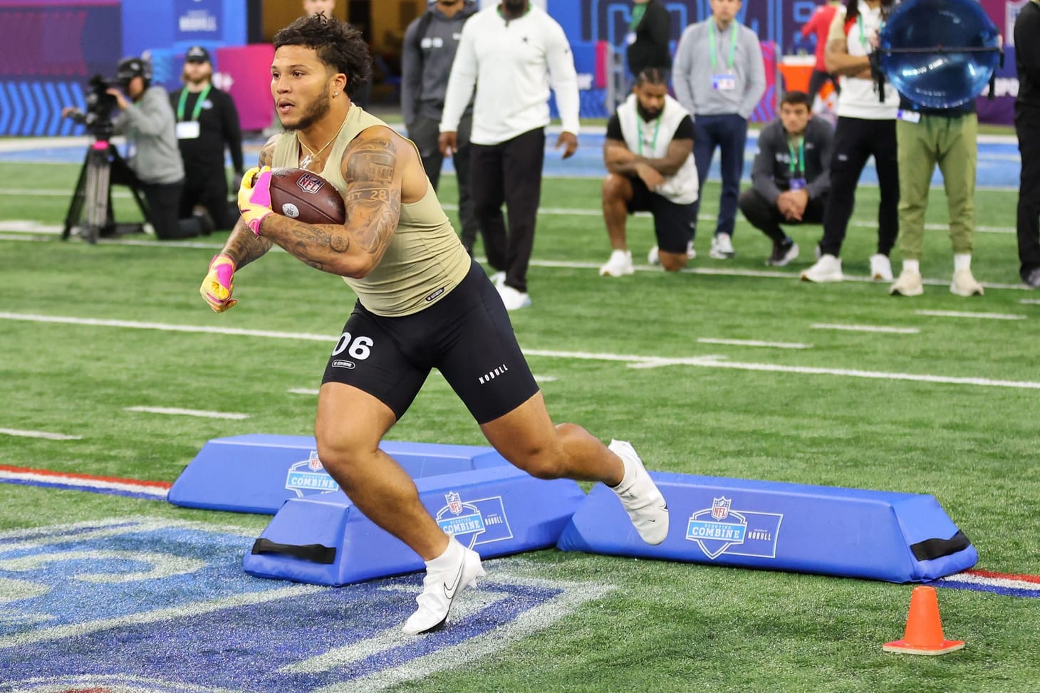 Blake Corum Contract Breakdown, Salary Cap Details, Bonuses, Terms & More