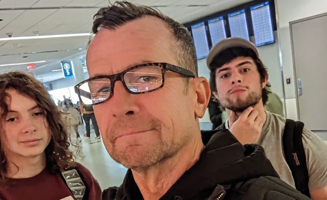 Does Ryan Clements have brothers?