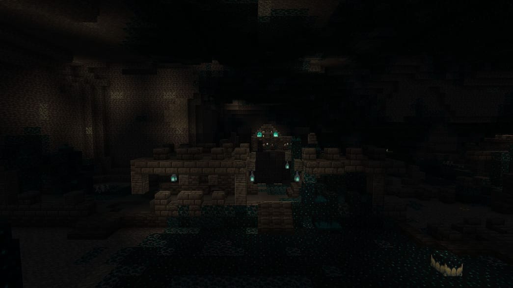 How to raid an Ancient City in Minecraft