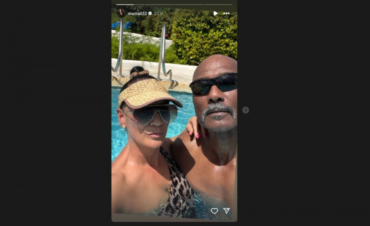 Pic: NBA's 3rd highest scorer Karl Malone enjoys pool date with wife ...