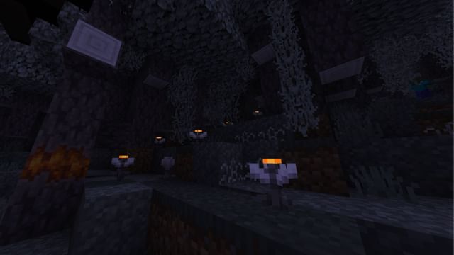 What does eyeblossom do in Minecraft?