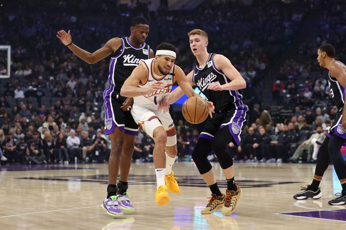 Devin Booker Height Revealed: Everything You Need to Know | Sportskeeda