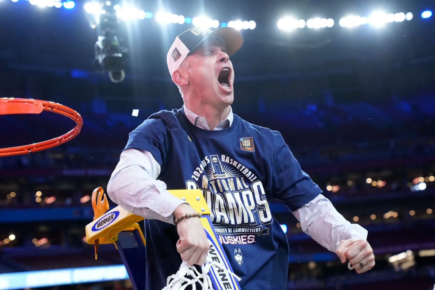 “Amount of lives he changed”: Dan Hurley shares 2 things he models from legendary coach and ...
