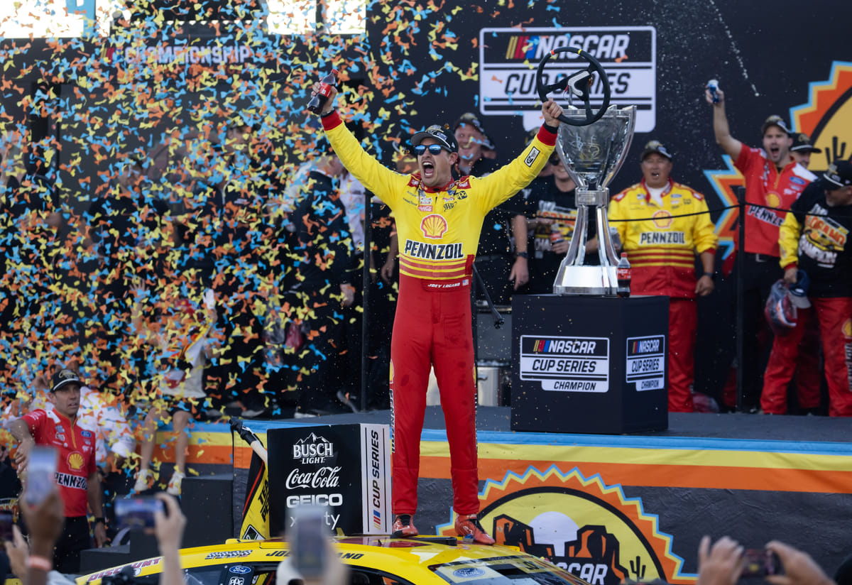 WATCH: NASCAR pace car crashes into sand barrels at Phoenix