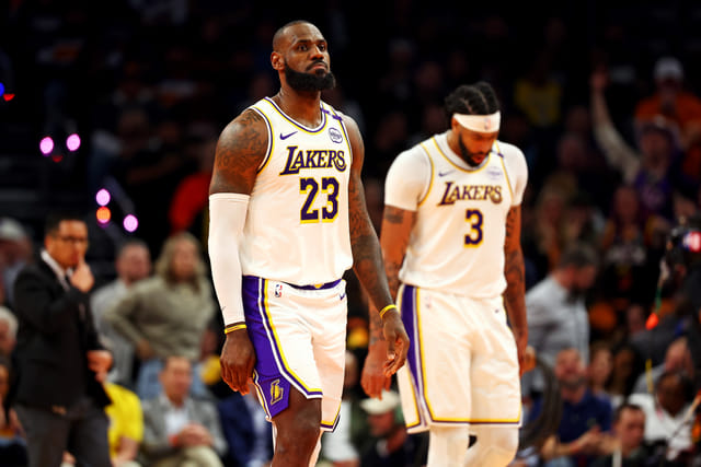 "Disgusting handling the ball": Lakers fans sound off on LeBron James ...