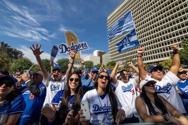 WATCH: Dodgers fans bring the heat at parade with signs saying ‘Yankees ...
