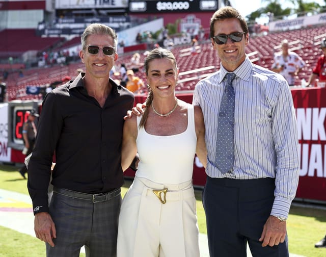 Who are the Packers vs. Lions announcers today? Coverage team for Week ...