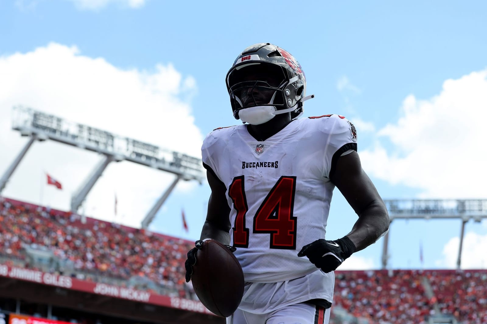 What is Chris Godwin's 40 time?