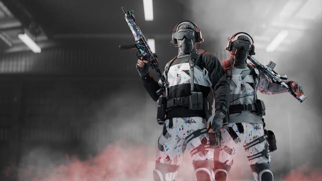 How many operators are available in Warzone after Season 1 update?