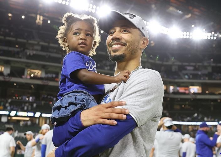 Mookie Betts Family | Discover Mookie Betts Wife, Parents, siblings and ...