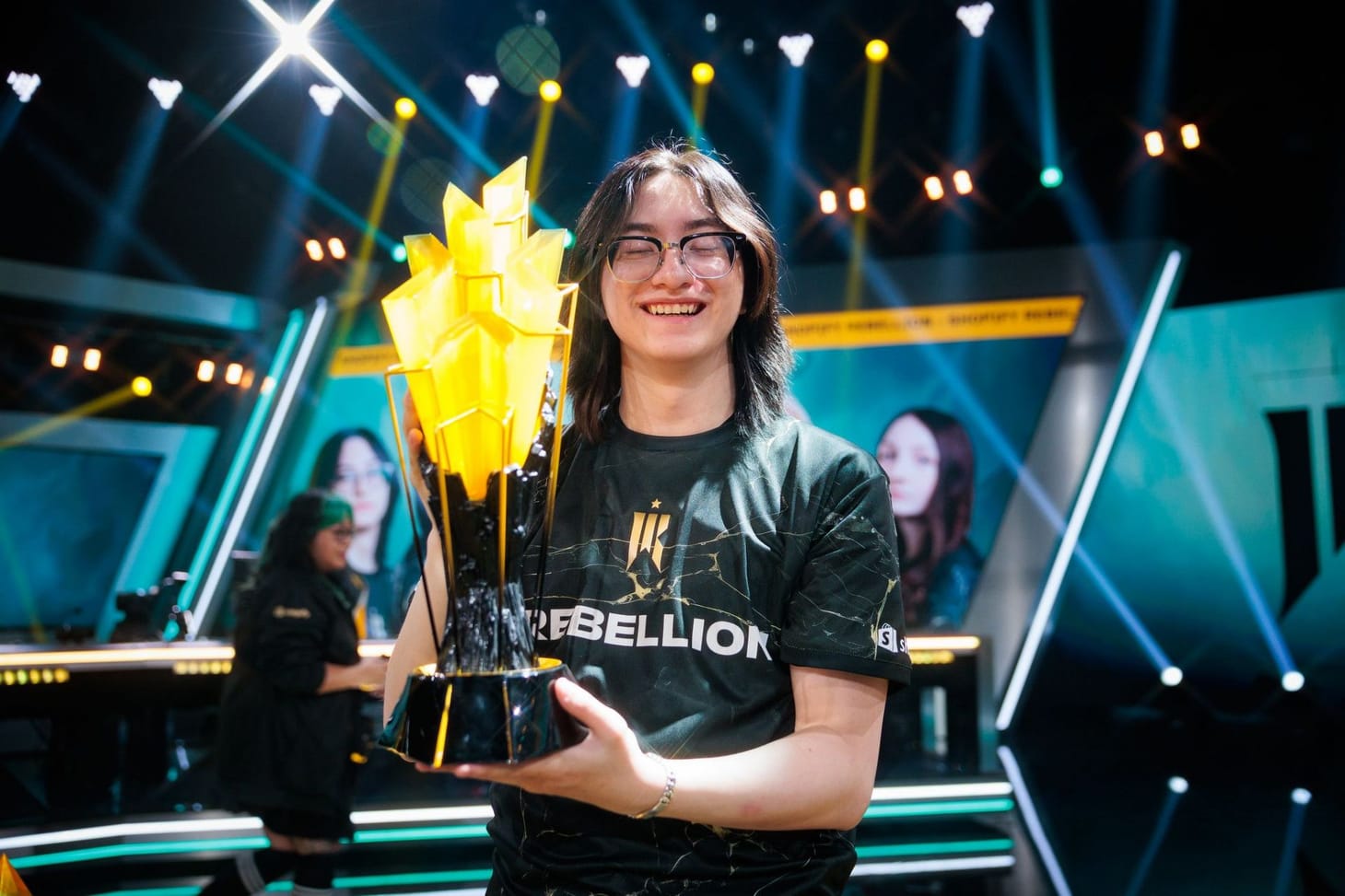 florescent's Valorant settings (2024): Crosshair, configuration, keybinds, sensitivity, and more