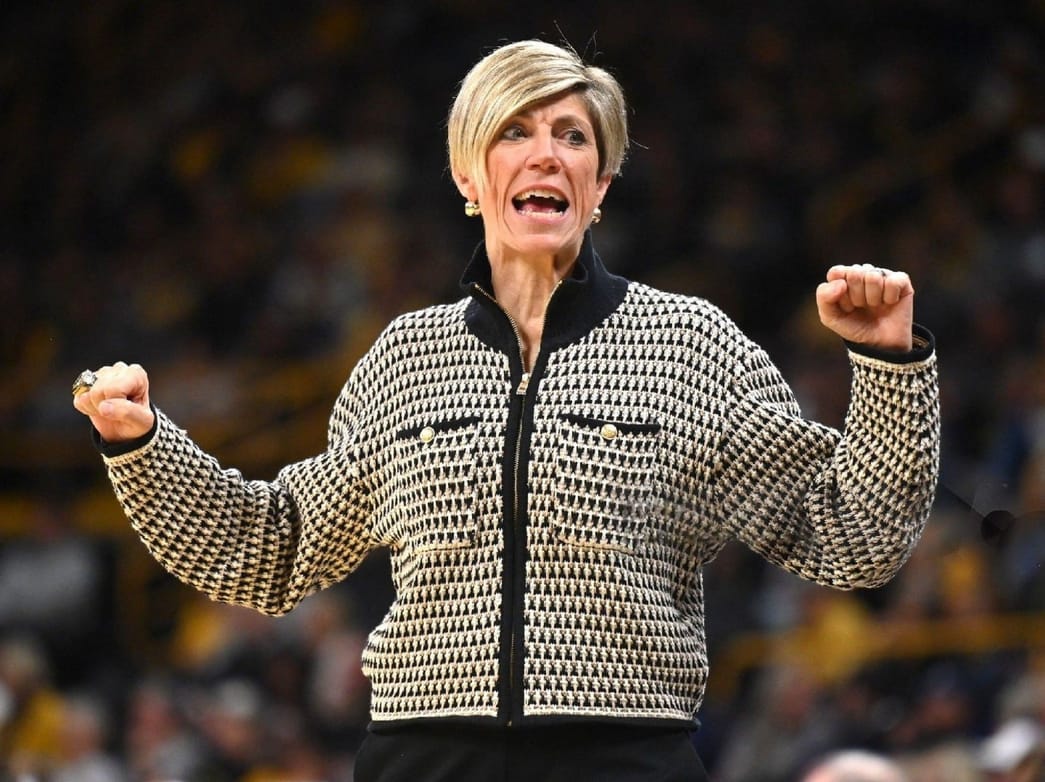 Iowa Hawkeyes Women's Basketball Coach: Head Coach History, Year-by ...