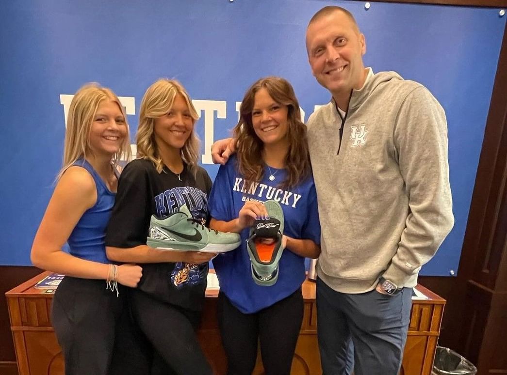 Mark Pope Family - Father, Mother, Siblings, Wife, Kids