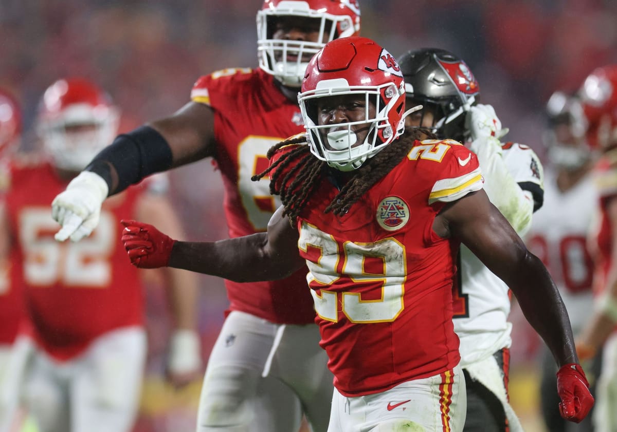 How much is Kareem Hunt's contract worth?