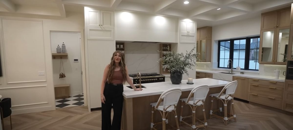 Where is JustKass’s House?