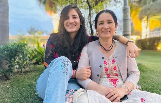 Renuka Singh Thakur Family - Father, Mother, Siblings, Wife, Kids