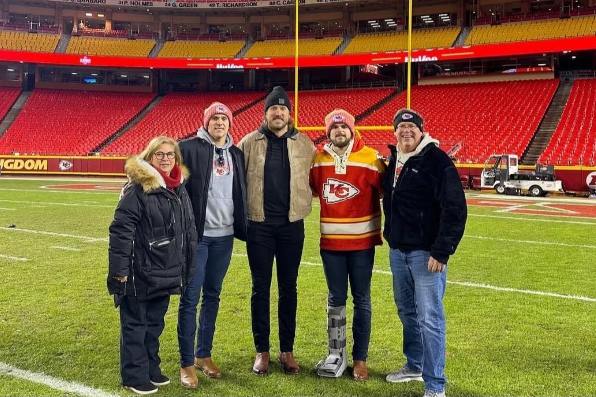 Who are the parents of Brett Gabbert?