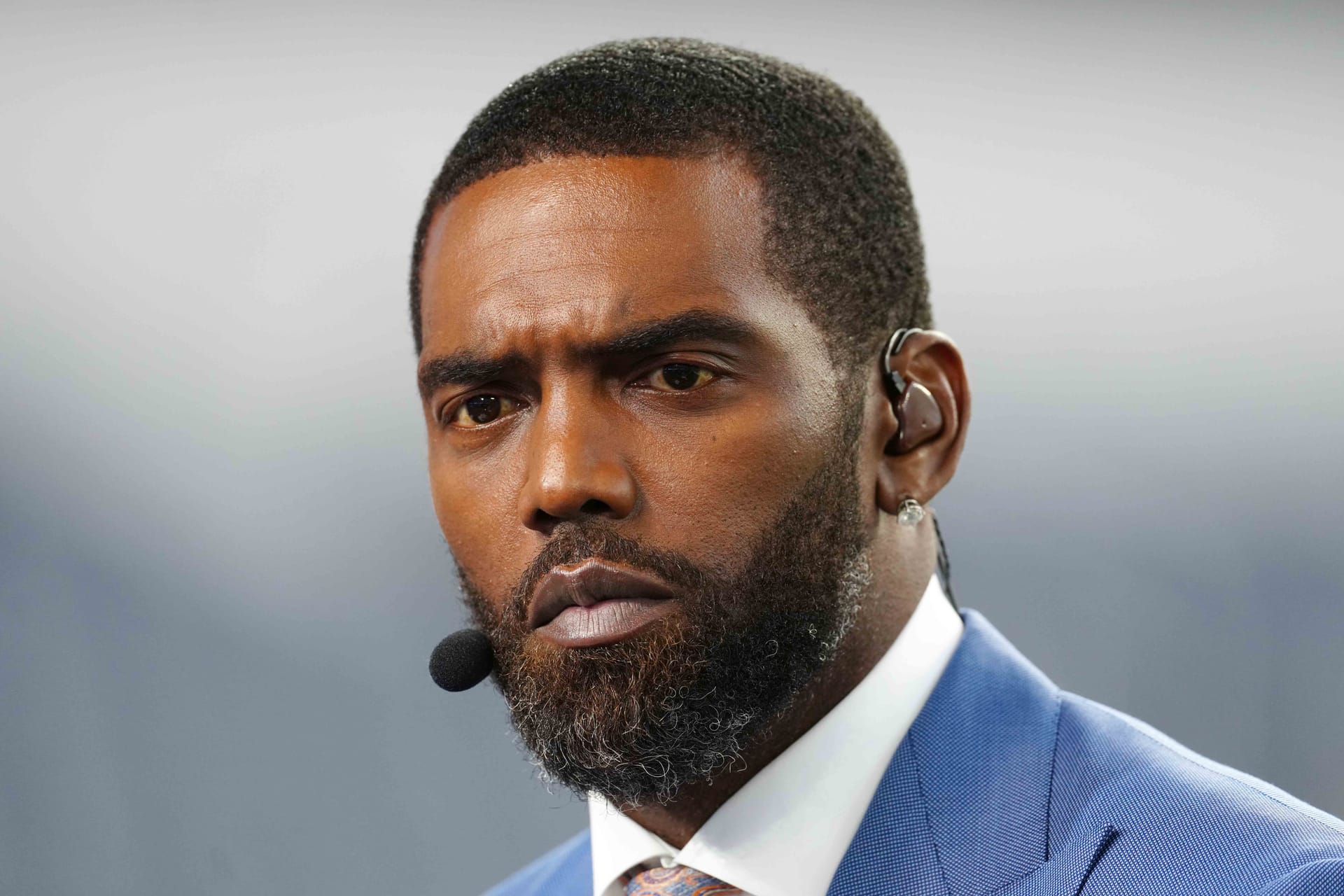 "Get well soon legend": NFL fans rally with prayers as Randy Moss faces ...