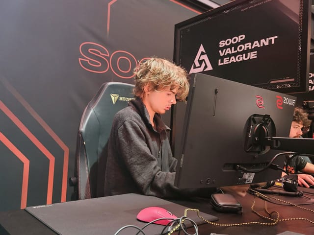 Verno's Valorant settings (2024): Crosshair, configuration, keybinds ...