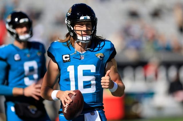 What happened to Trevor Lawrence? Jaguars QB carted off the field after ...