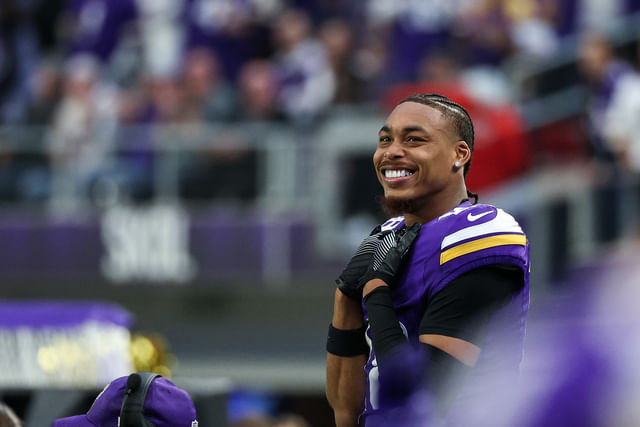 WATCH: Justin Jefferson pays heartfelt tribute to Randy Moss on MNF after Vikings legend's ...