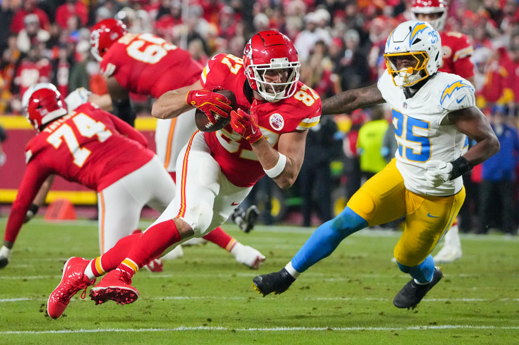 Travis Kelce stats today: Chiefs TE's receiving yards, touchdowns and more in Week 15 vs Browns