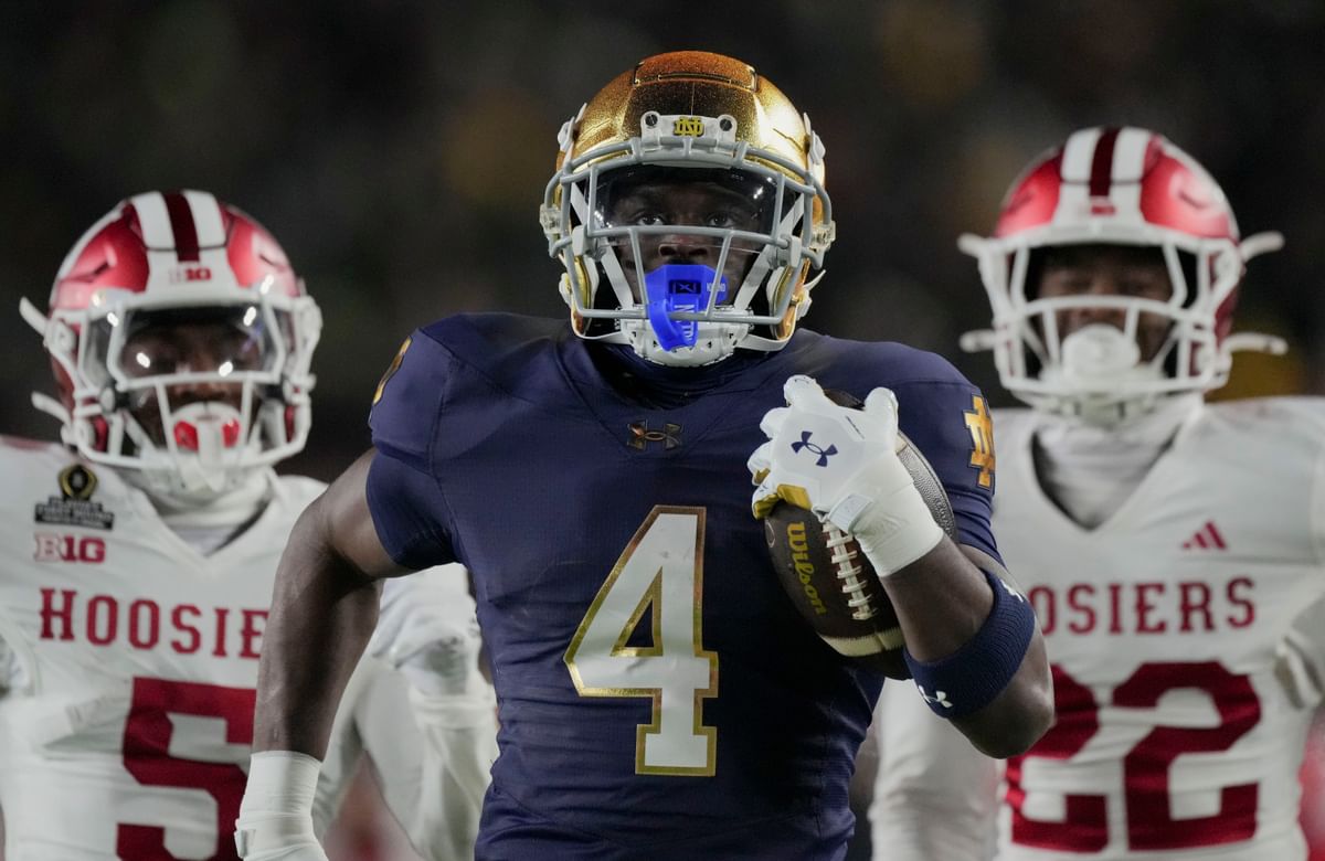 "What a run", "Got wheels": CFB fans react as Notre Dame RB Jeremiyah Love scores 98-yard ...