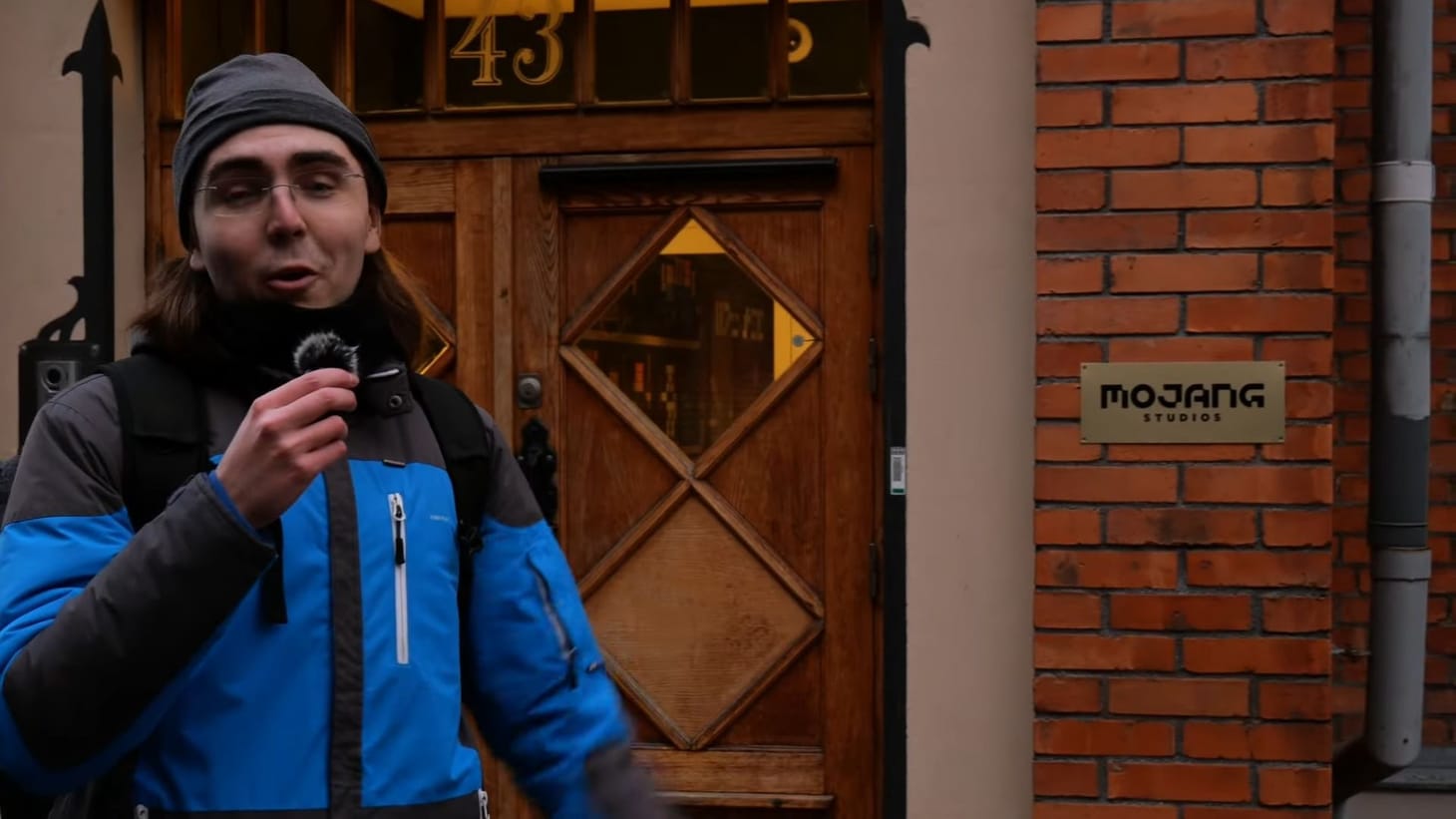 Is Minecraft getting sued? YouTuber raises $100,000 to file lawsuit ...