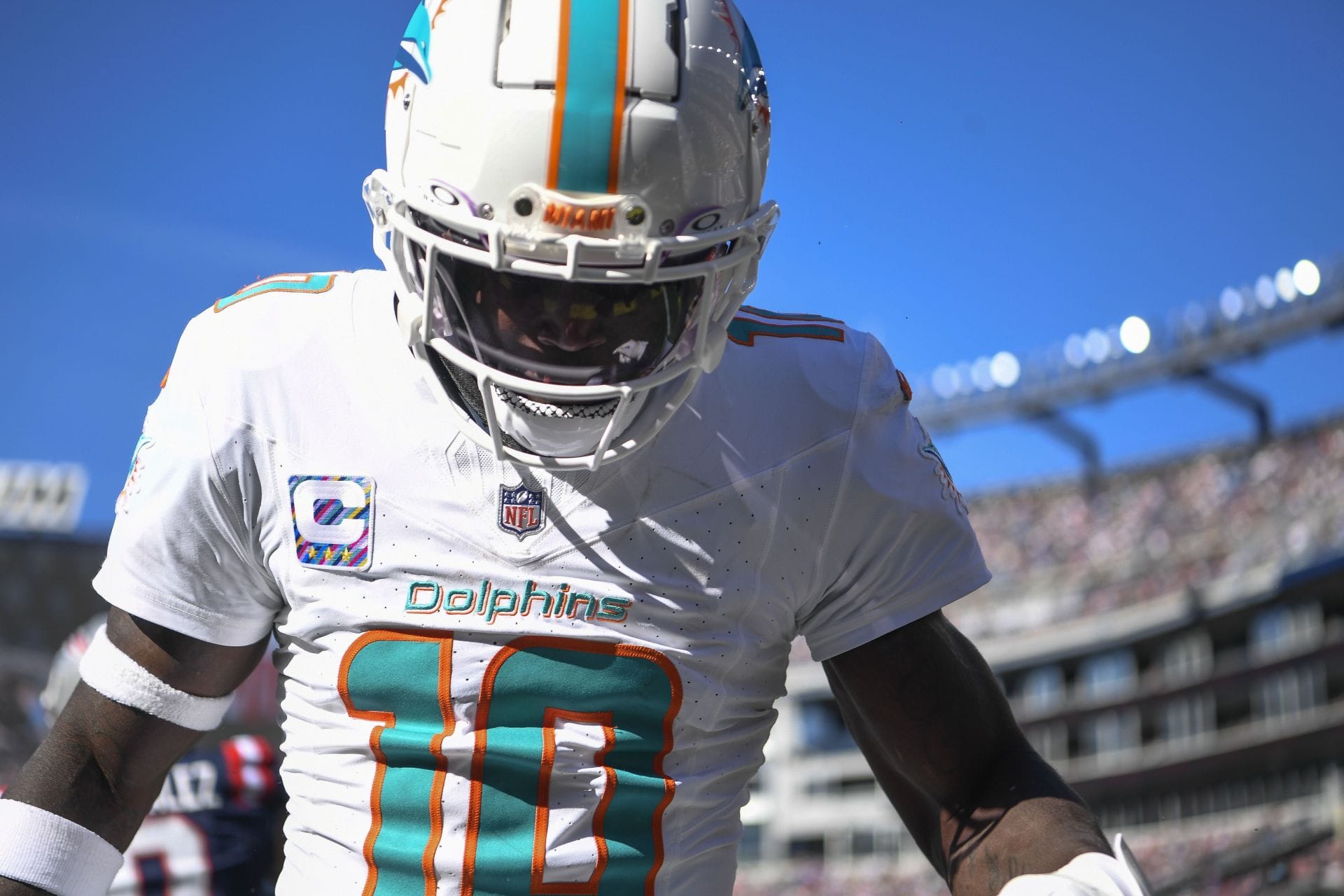 Tyreek Hill’s cryptic message incites panic among Dolphins fans