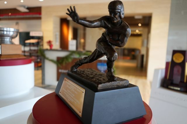 Trophy: Has a freshman ever won the Heisman Trophy? Exploring CFB’s ...