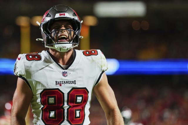 Is Cade Otton playing tonight? Buccaneers TE's status explored for Week 17