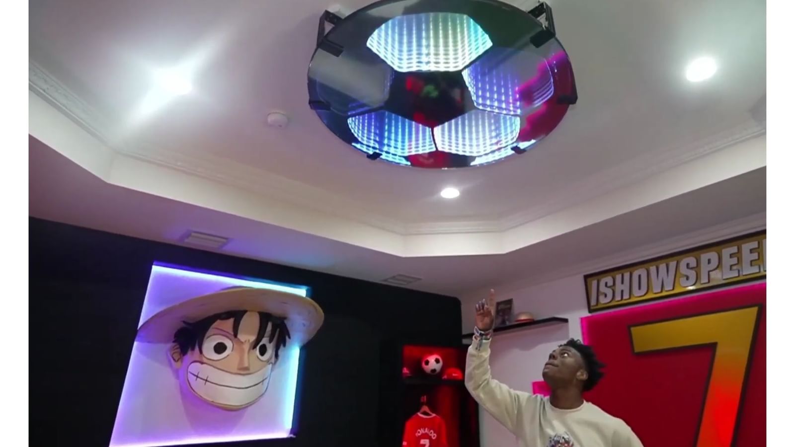IShowSpeed shows off his new $100K Cristiano Ronaldo-themed setup